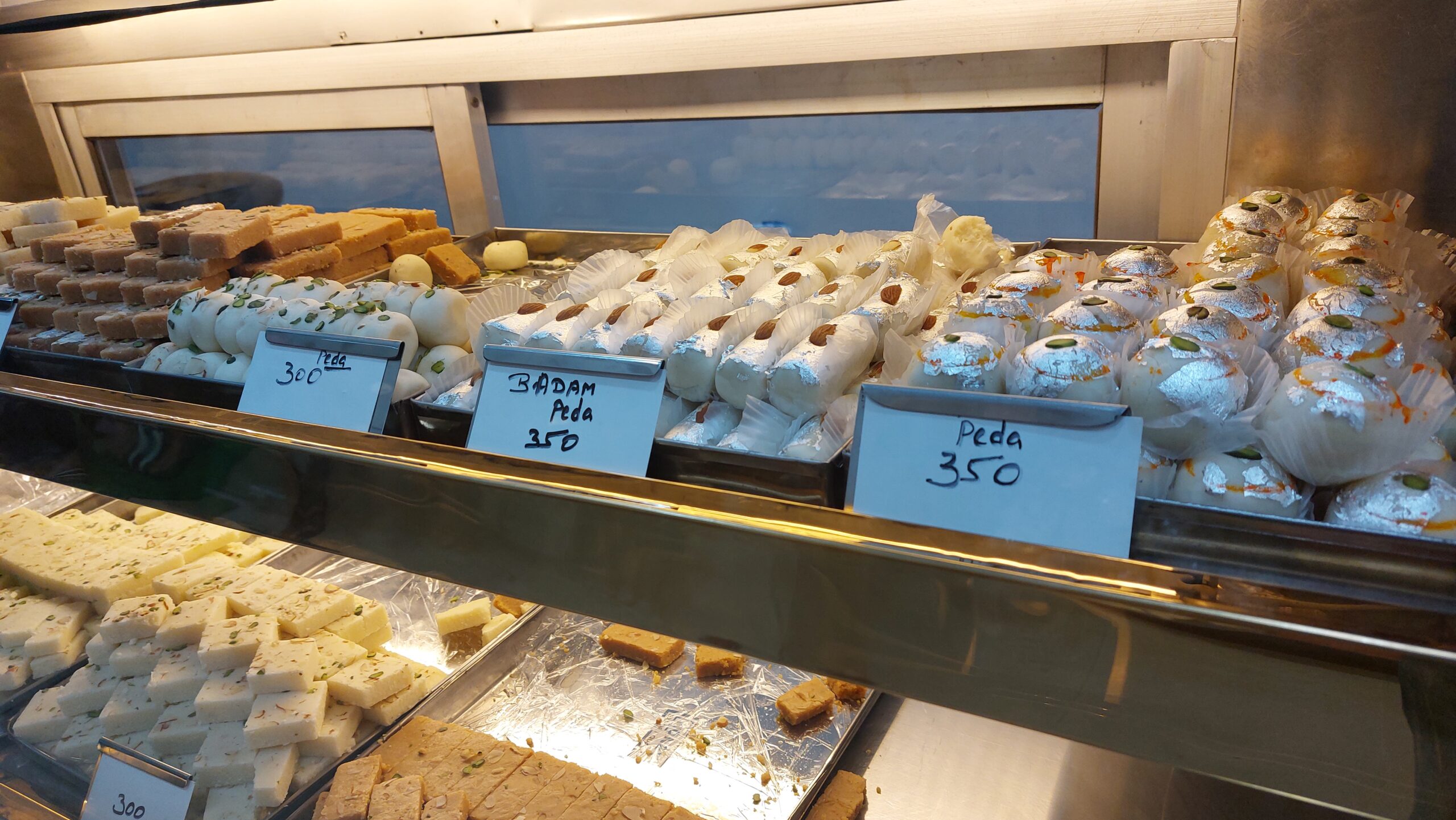 Murliwala Sweets Outlet Zirakpur Punjab - Murliwala Sweets